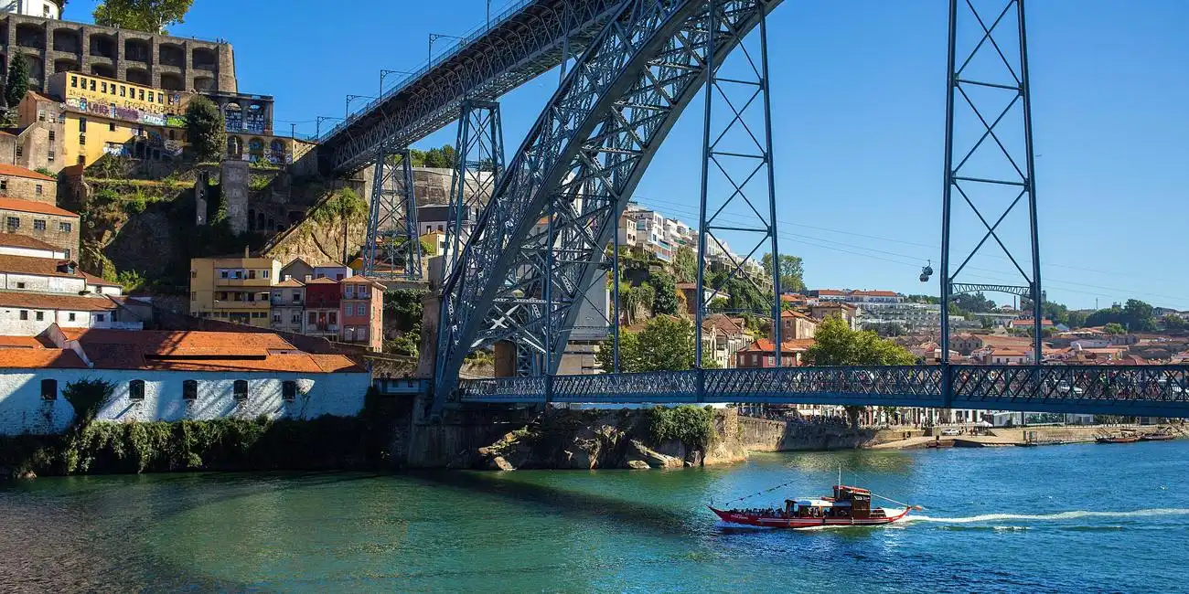 Porto: Yellow Bus Hop-on Hop-off Tour, River Cruise & Wine Cellar Visit ...